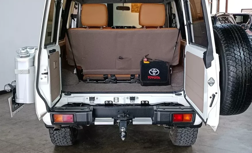 Toyota Land Cruiser Macho GRJ71 2022 – Autos Boutique S.A.S.