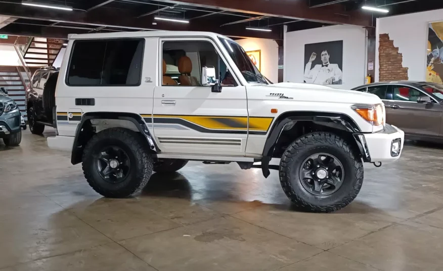 Toyota Land Cruiser Macho GRJ71 2022 – Autos Boutique S.A.S.